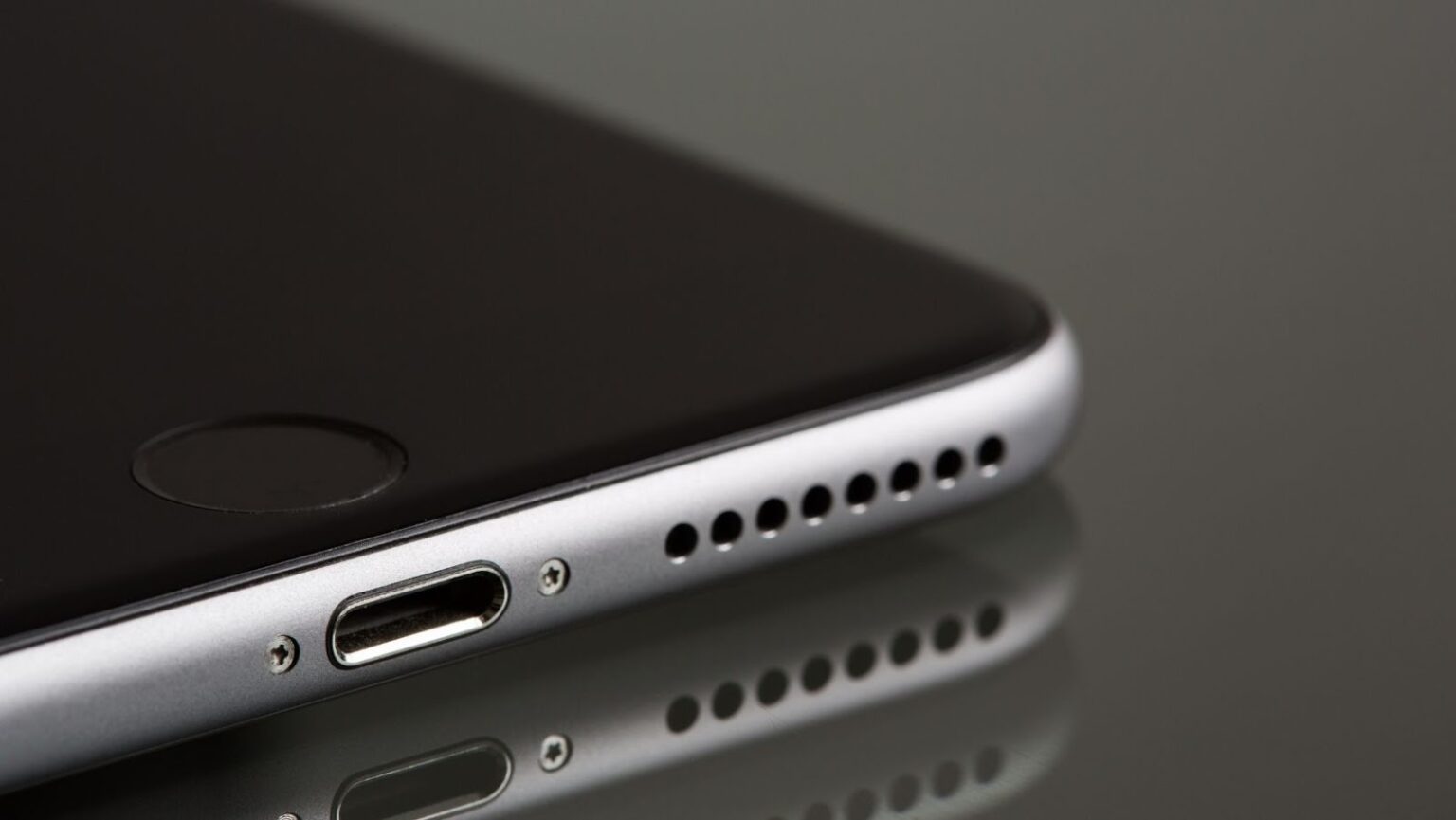 Get the most out of your iPhone 8 Plus with this essential microphone ...